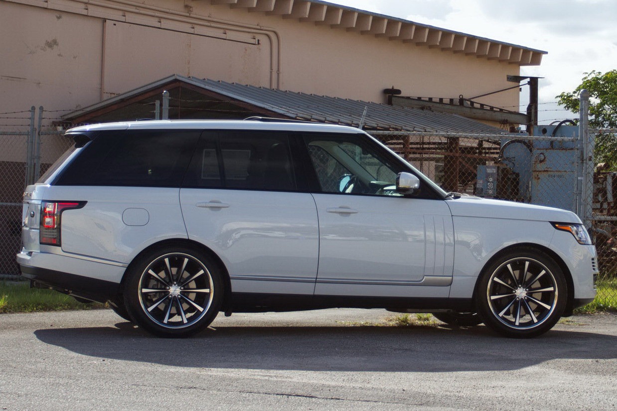 2013 Range Rover HSE Riding on Vossen's Concave 22-Inch Rims